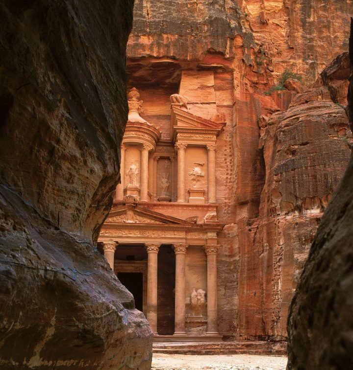 Sejarah Petra - Jordania - Satriani Wisata - Umroh dan Muslim Tour